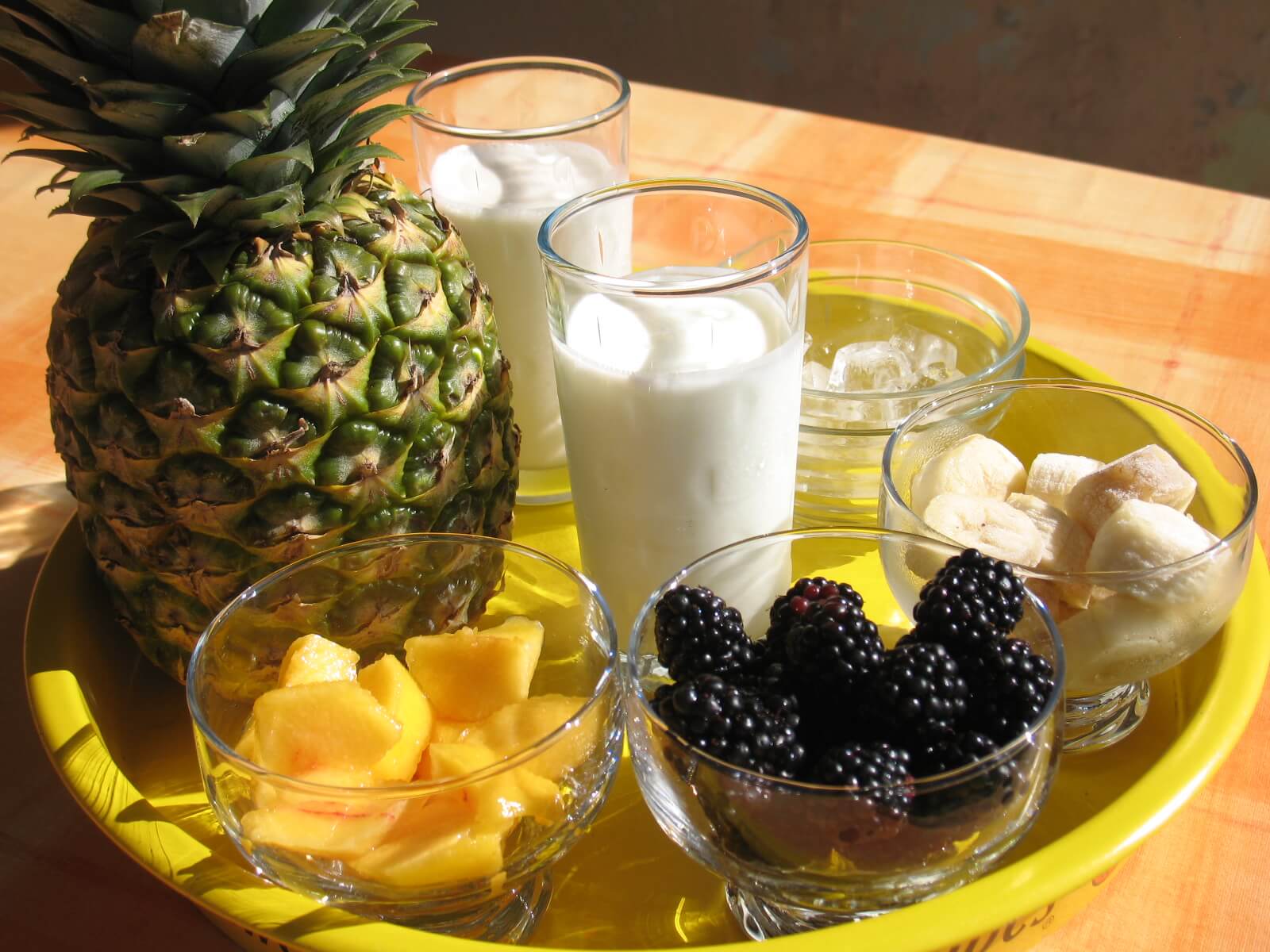 Antioksidant napitak od ananasa i kupina | Recepti