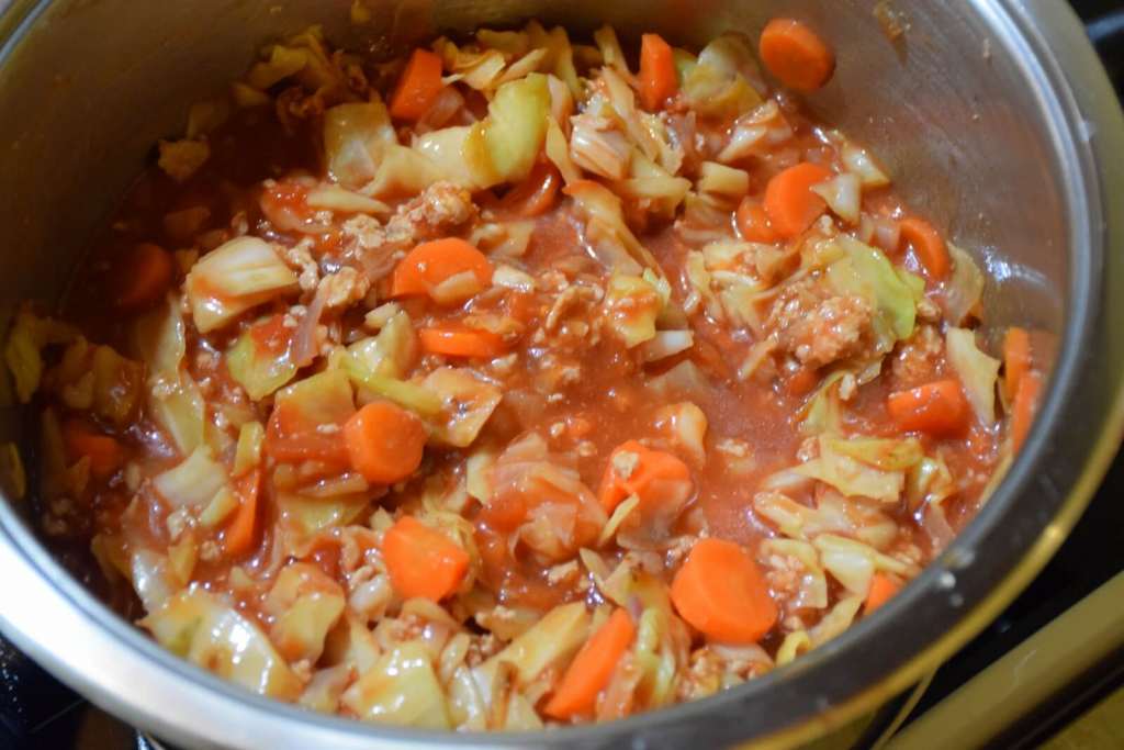 Kupus čorba sa mlevenim mesom i paradajzom | Recepti