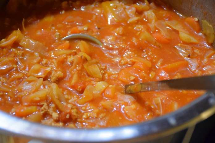 Kupus čorba sa mlevenim mesom i paradajzom | Recepti