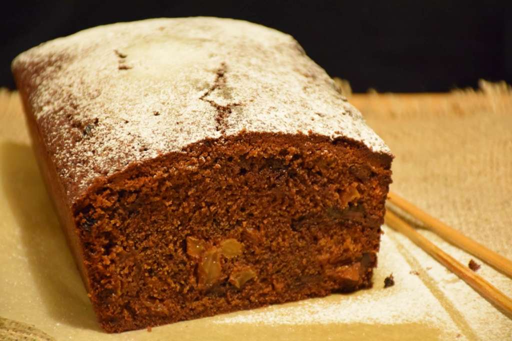 Čokoladni rum kolač sa groždjicama ala smućkaj pa prolij | Recepti